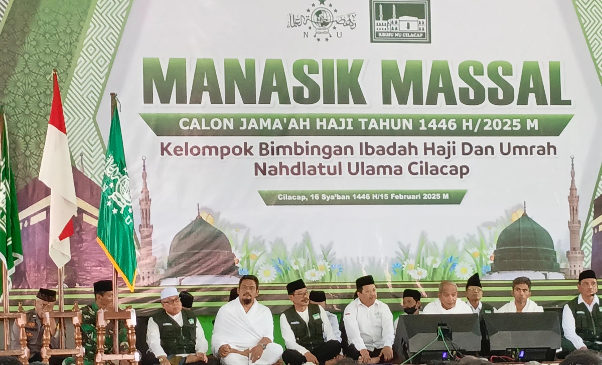 Jamaah Calon Haji 2025 KBIHUNU Cilacap Ikuti Manasik Massal