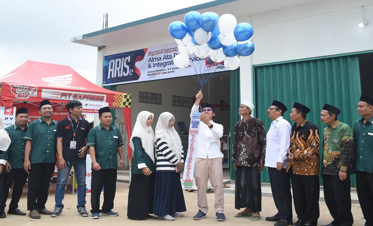 SMK Alma Ata Majenang Resmikan Bengkel ARISe Motor